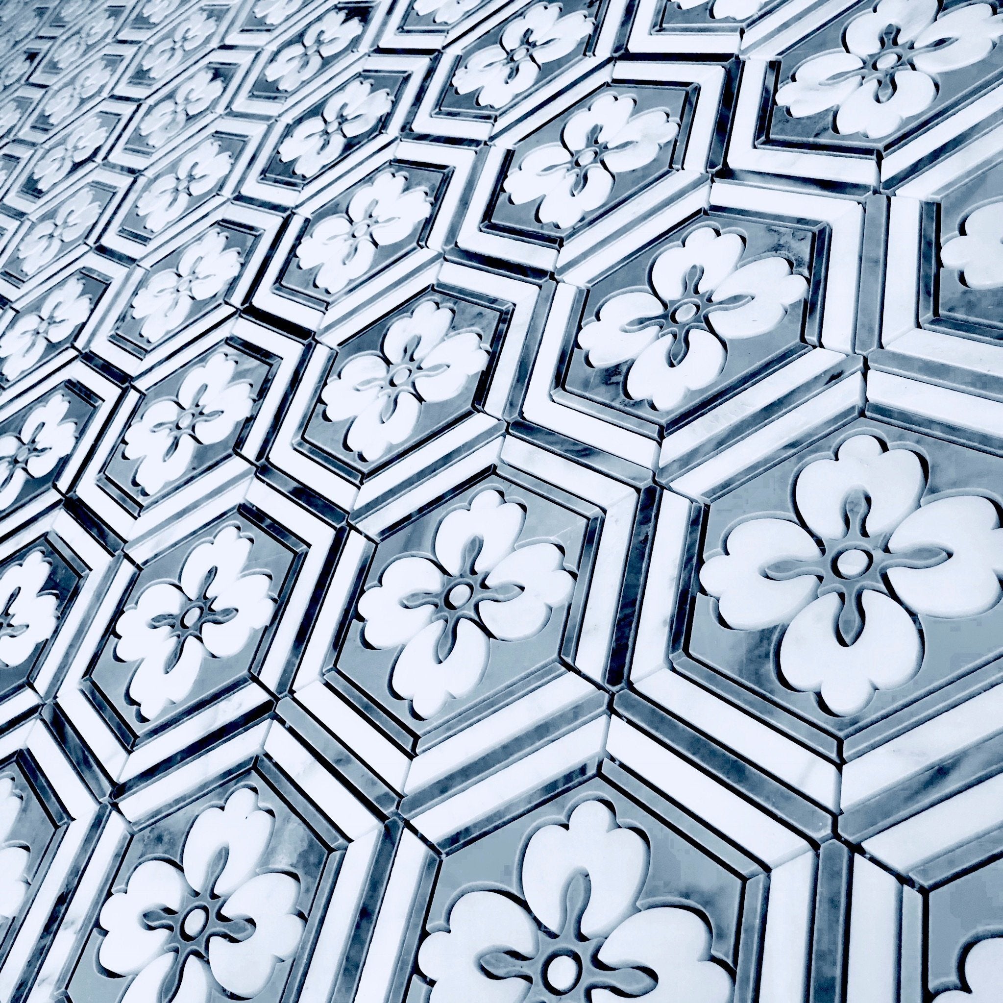 Flower Hexagon Waterjet Mosaic Blue Marble - Shell - Statuary TileBuys